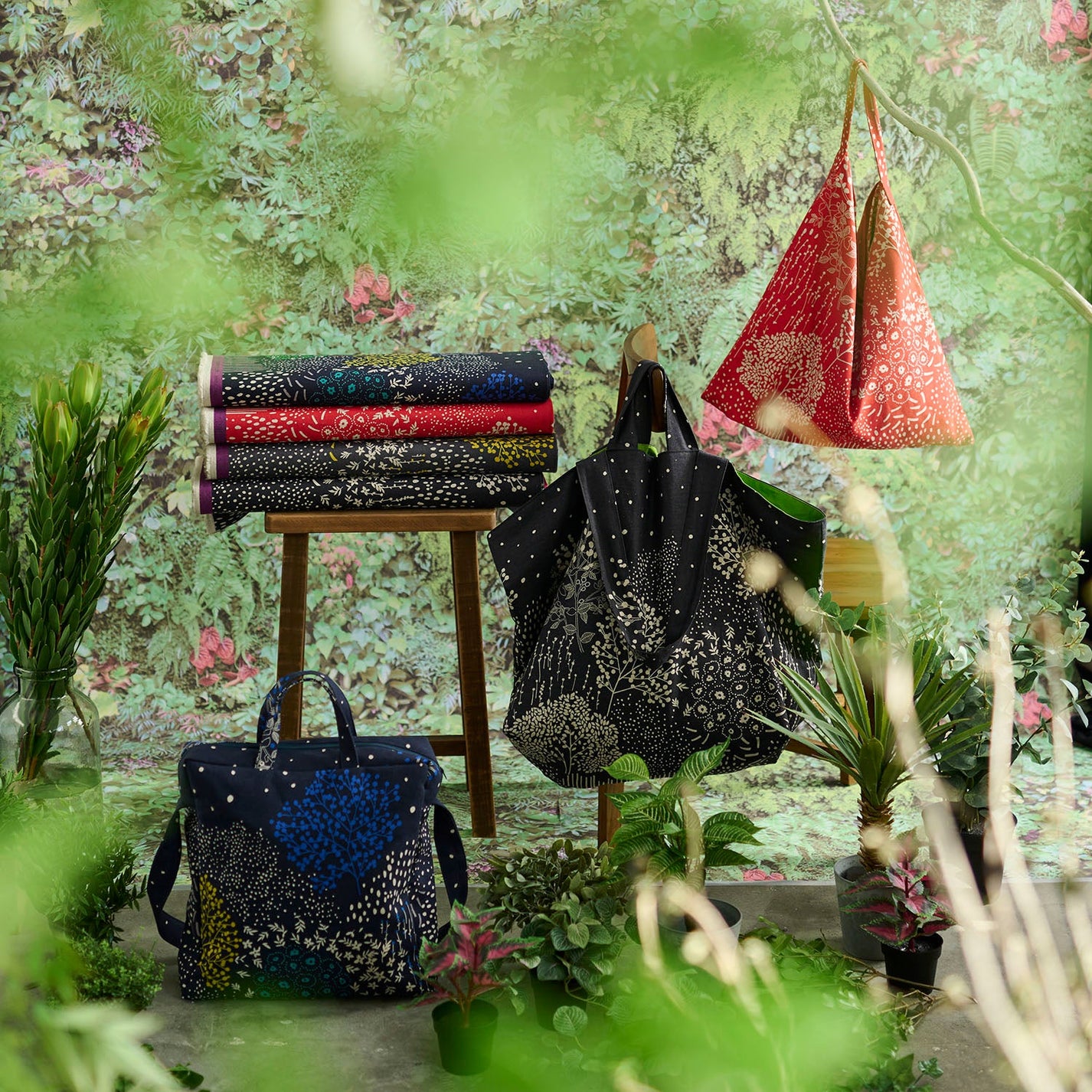 echino Plants Linen Cotton Canvas | Kokka Fabrics – Kokka USA, Inc.